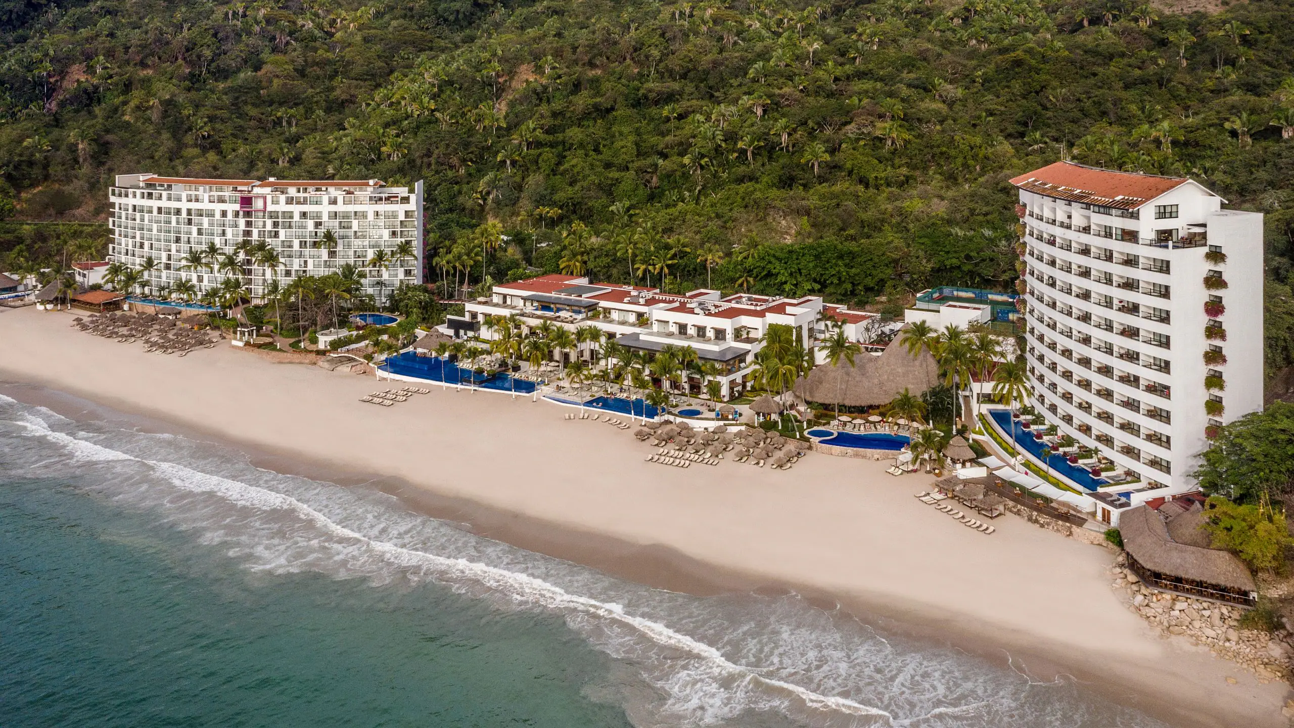 Dreams Vallarta Bay Resort & Spa vs Hyatt Ziva Puerto Vallarta